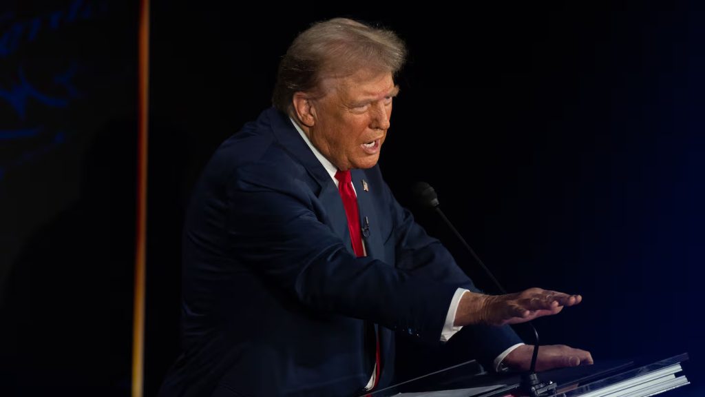 Donald Trump Claims Immigrants Eating Animals in Springfield in Harris ...